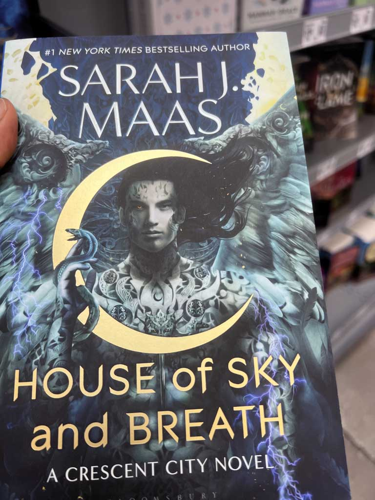 House of Sky and Breath by Sarah J. Maas Book Review - Verayea